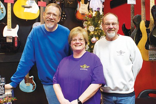 The gift of music: Program gives guitars to students for Christmas ...