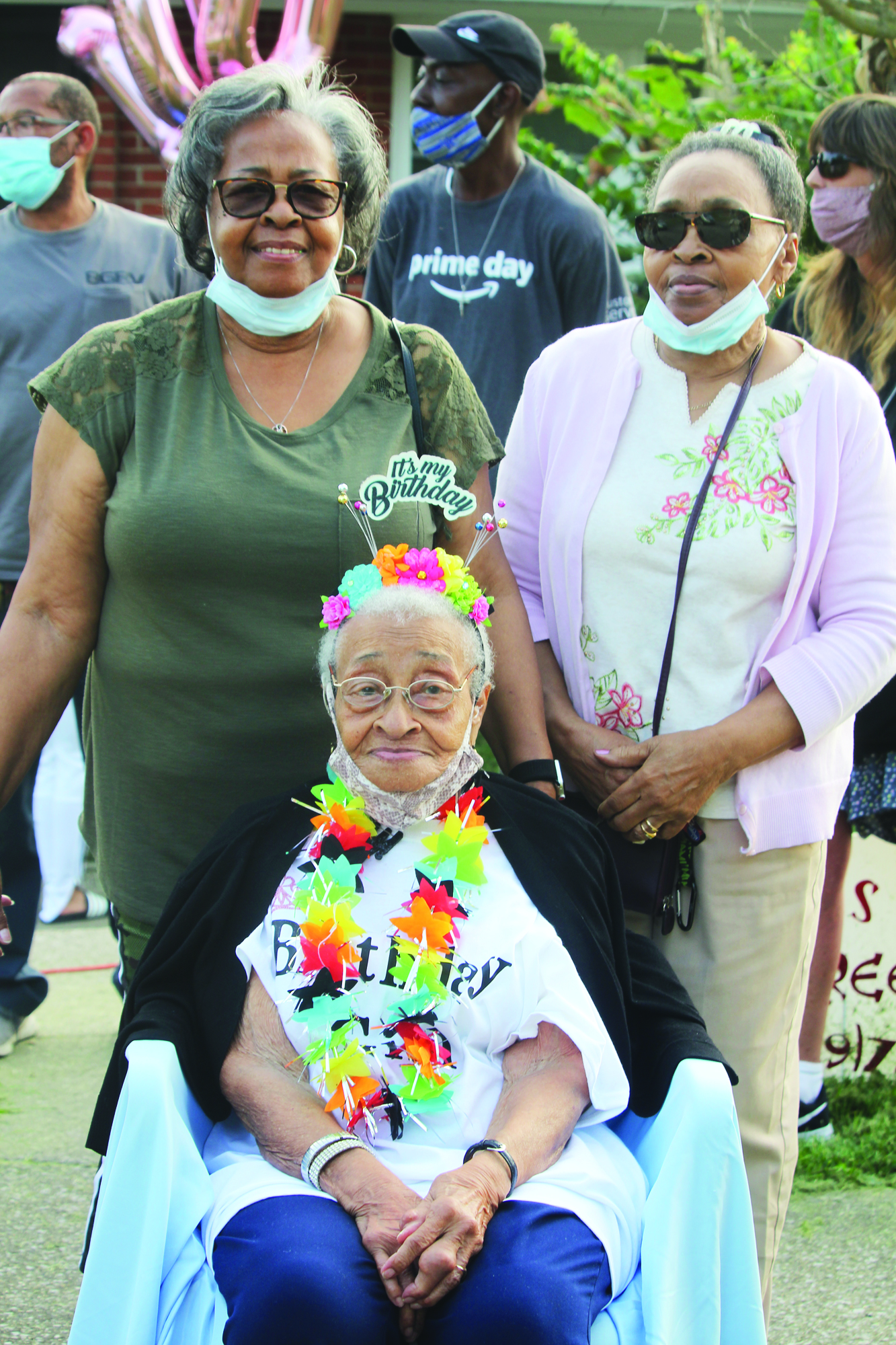 Ruth Taylor celebrates 100th birthday with 100-car parade | Winchester Sun