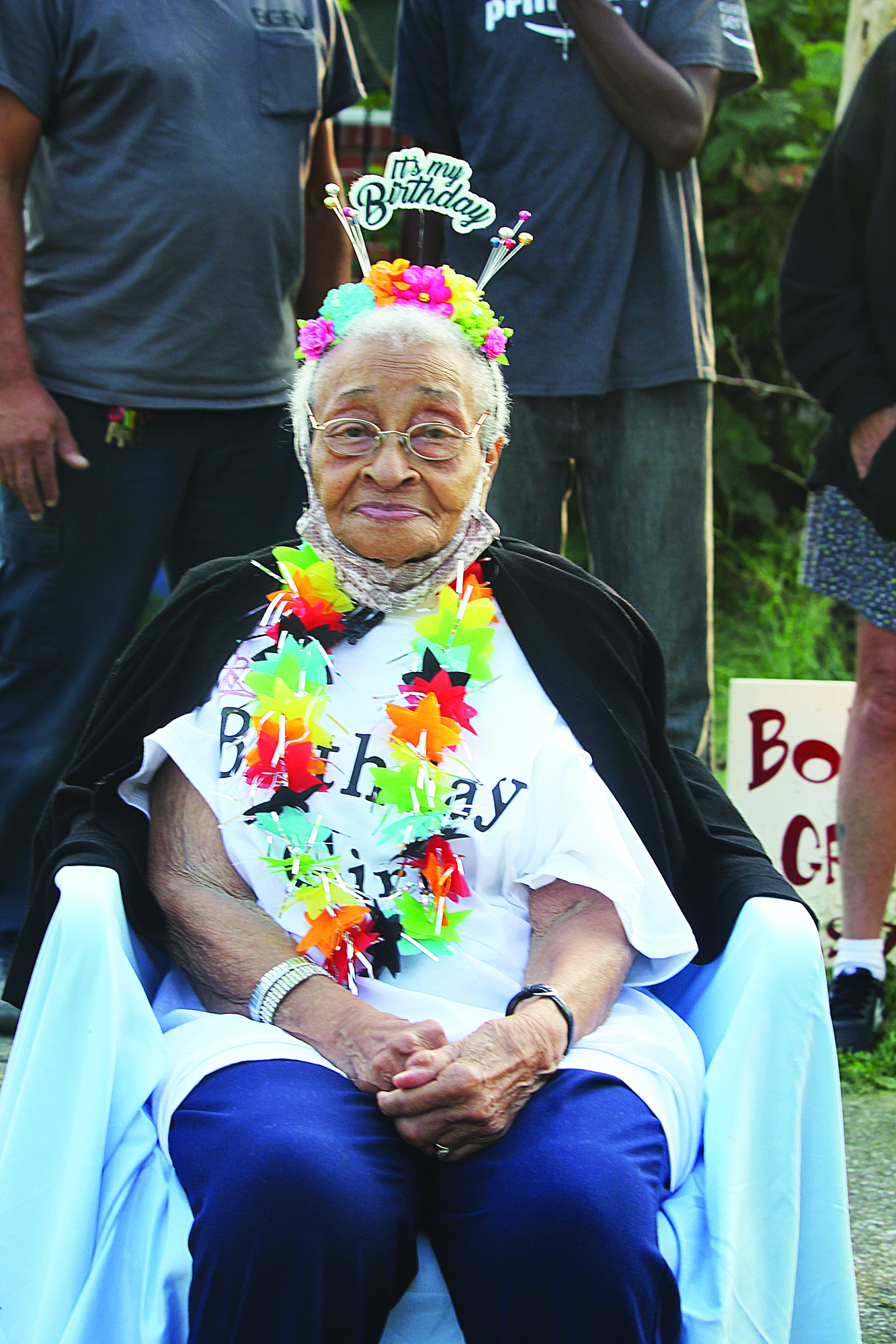 Ruth Taylor celebrates 100th birthday with 100-car parade | Winchester Sun