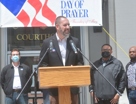 Pastors, leaders pray for nation - Winchester Sun | Winchester Sun