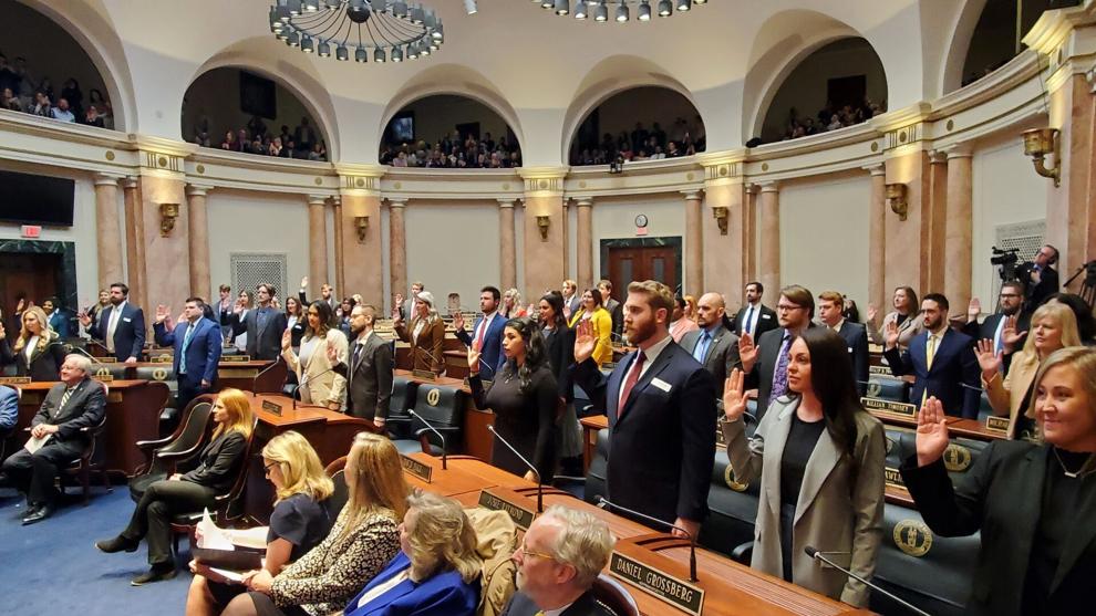 60 new attorneys in Kentucky take oath of office | Winchester Sun